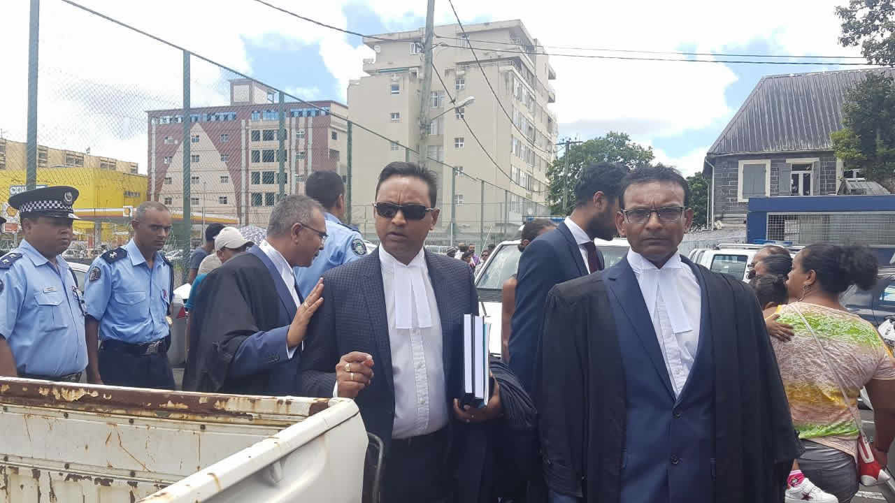 Photo de David Gaiqui nu sur Facebook : ses avocats réclament la ...